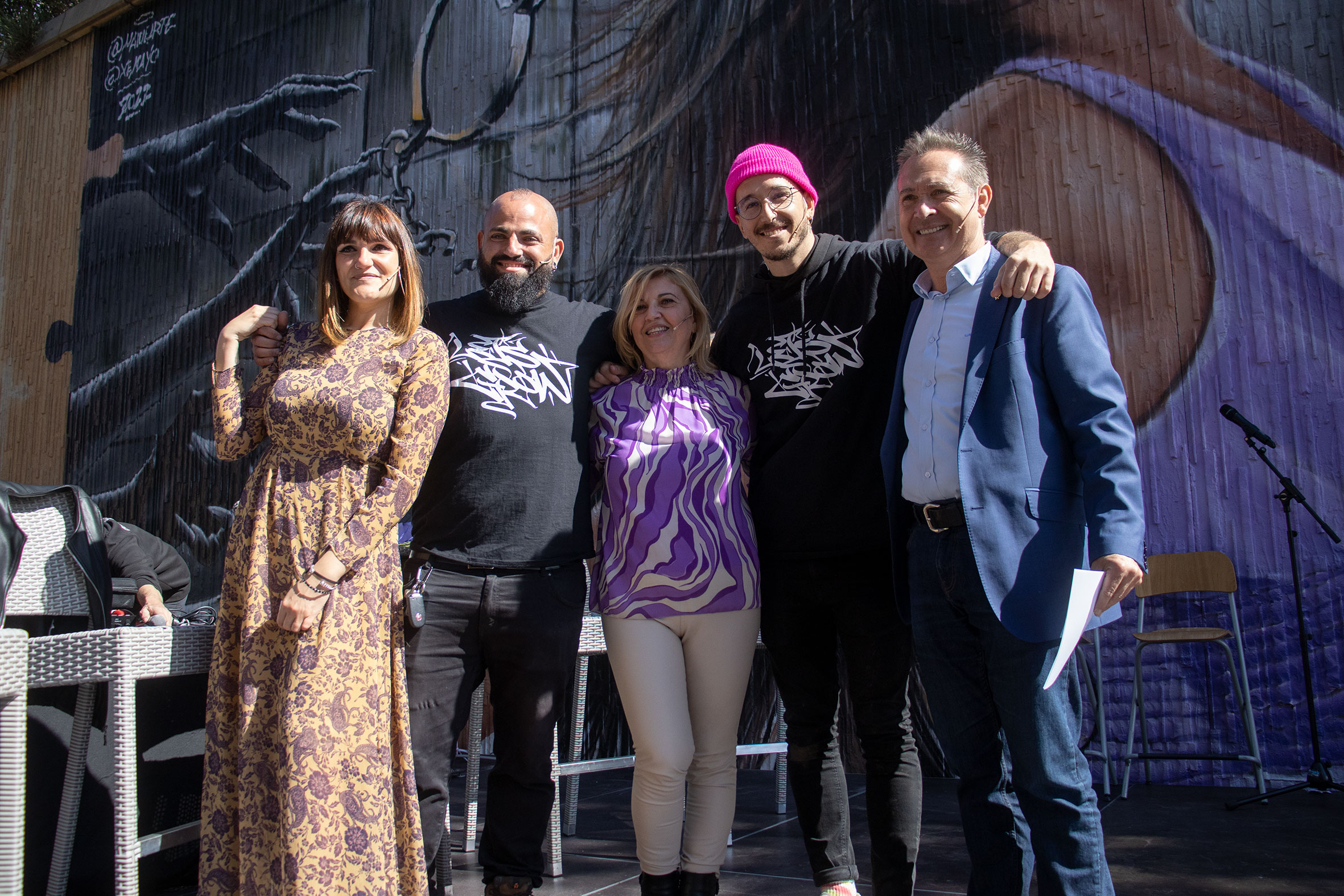 Urban Murals: Art That Connects People and Spaces